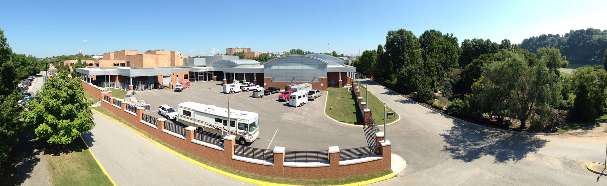 Charles and Julie Wharton Large Animal Hospital | College of Veterinary ...